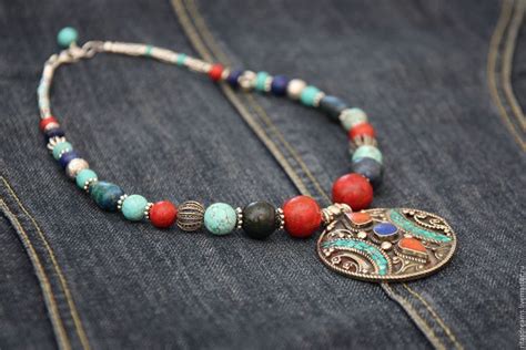 Купить Колье Этника, с индийским кулоном коралл бирюза лазурит яшма ...