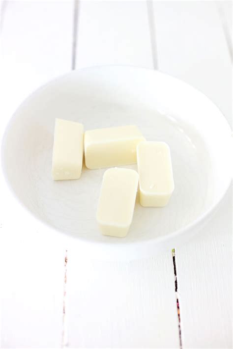 Candy Cane Hot Cocoa Bombs