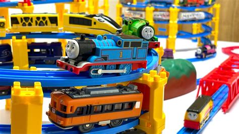 Plarail Thomas The Tank Engine ☆ 2 Large Spiral Staircases And 2 U Turn