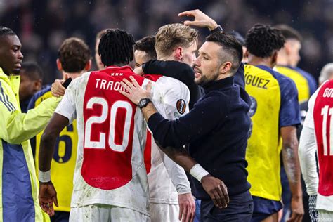 Gullit Ziet Veel Geluk Bij Ajax Zelfs Meest Verstokte Fans Weten Dat Er Bij Ajax Enorm