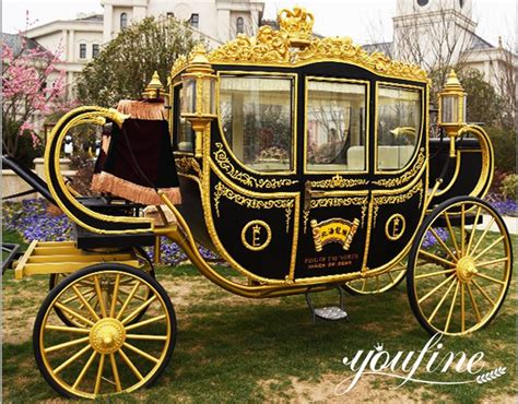 Custom Fiberglass Royal Golden State Coach Youfine Bronze Sculpture