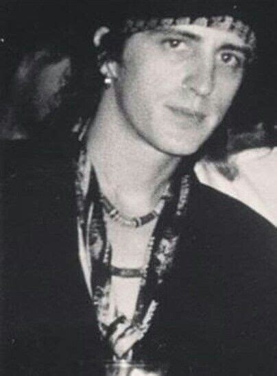 Pin On Izzy Stradlin