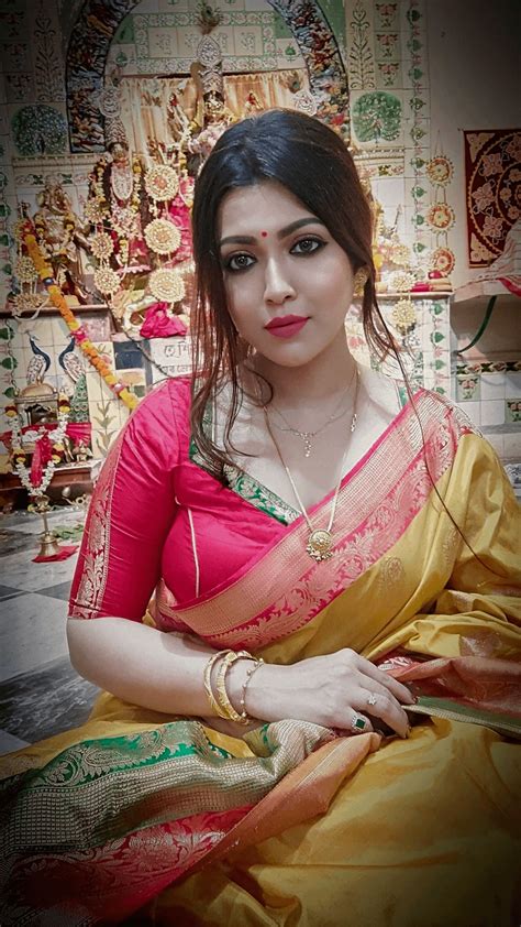 Anybody Know Her Rsareebeauties