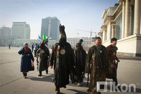 Фото сурвалжлага Төв талбай дээрх БӨӨГИЙН зан үйл