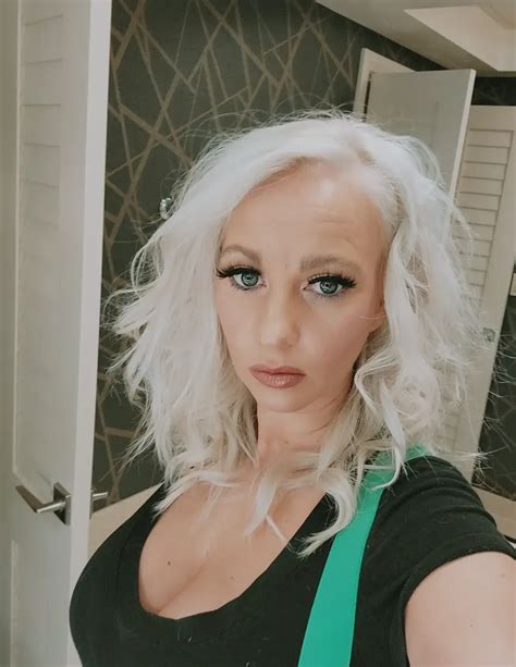 Teah Maxim Cover Girl