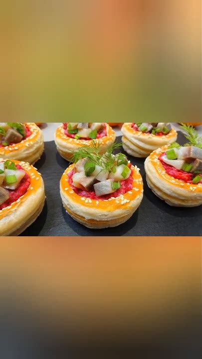 Шикарная закуска с селёдкой на Новый год праздничный стол праздник Волованы из слоеного теста