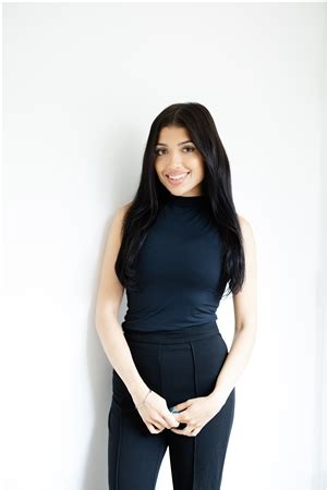 Dr Sarah Taj Od Astoria Ny Optometrist Get Virtual Care