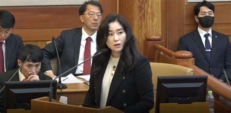 김계리 변호사 난 14개월 딸의 엄마… 윤 대통령 계엄으로 계몽됐다 영상