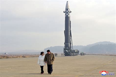 Corée Du Nord Trois Nouveaux Tirs De Missiles à La Fin Dune Année Haute En Tensions La Presse
