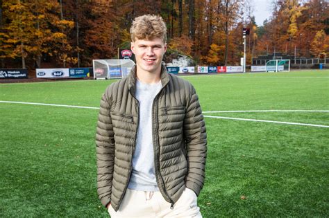 Fotball Sport Sindre 16 Knuser Haalands Målstatistikk Jeg Må Innrømme At Jeg Føler Meg