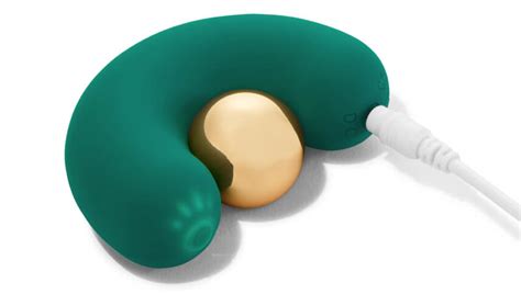 Viva La Vulva A Playful Compact Clitoral Vibrator Goop