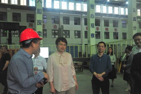 益阳市副市长罗晓皓一行来我中心调研 湖南城市学院土木工程实验示范中心