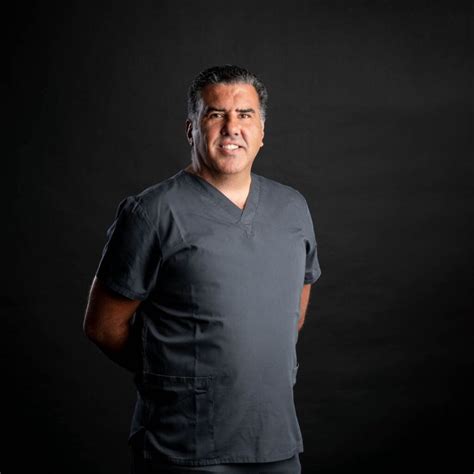 Roberto Implantes Dentales Dental Corbella