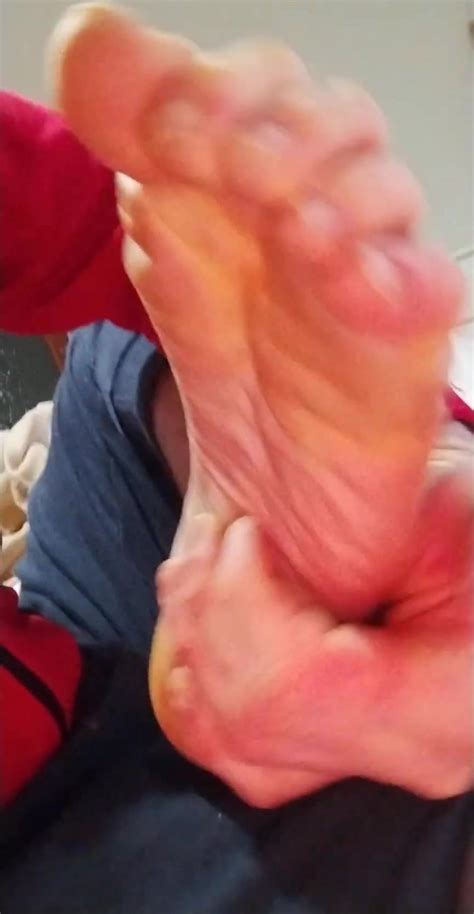 Guy Kisses And Sniffs His Smelly Feet 2