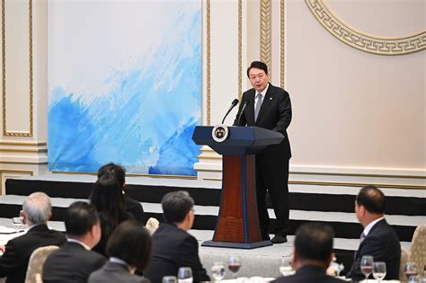 윤석열 대통령이 14일 청와대 영빈관에서 열린 일자리 오마이포토 윤석열 대통령이 14일 청와대 영빈관에서 열린 일자리 오마이포토