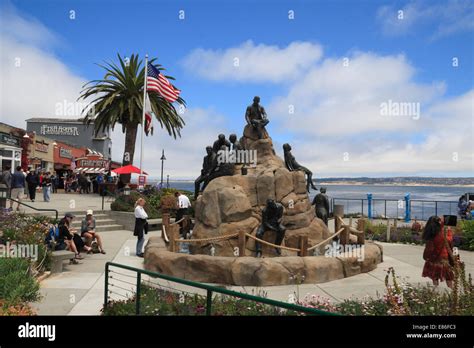 Steinbeck Plaza Banque Dimage Et Photos Alamy