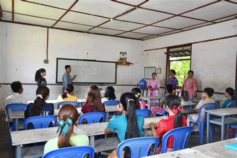 မြိတ်မြို့နယ်တွင် ကျေးလက်နေပြည်သူများနှင့် တိုင်းရင်းသားပြည်သူများ စာတတ