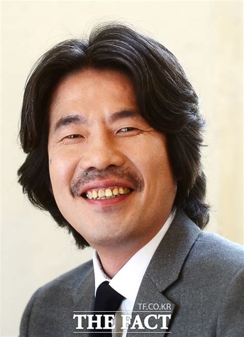 오달수 채국희 결혼 전제로 진지한 만남 묵묵부답 연예 기사 더팩트