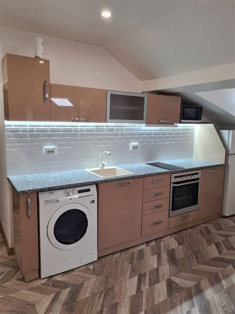 Мебелни услуги Мебели Тапицери Дърводелски услуги Бургас Изършвам услуги по домове и