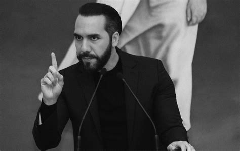 Why Bukeles Latest Power Grab Is Different — Por Qué La última