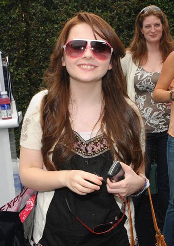 Abigail Breslin As Lisa In Haunter Abigail Breslin Photo Fanpop Page