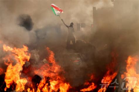 뉴욕 등 시위 확산트럼프 외적 침공 뉴섬 민주주의 공격받아