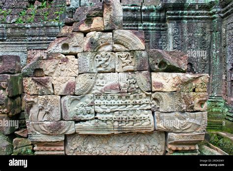 Group Of Apsara Dancers Carved On A Wall Of Ta Som Khmer ប្រាសាទតាសោម A Small Temple At
