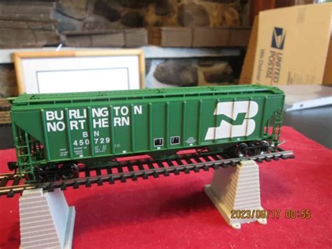 WALTHERS TRAINLINE HO Scale Offset Hopper Train Car Burlington Northern