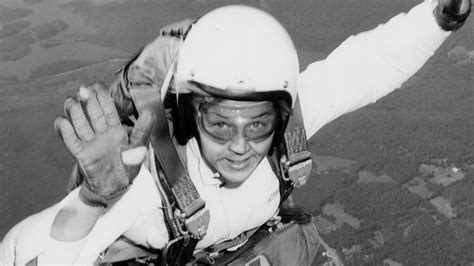 Im An 84 Year Old Grandma Who Sold Everything Off To Follow Skydiving