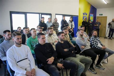 КРЕНУЛИ КАНАРИНЦИ ФСВ ИНФО