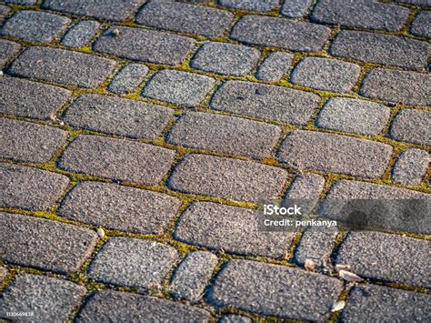 추상 돌 벽돌 이나 타일 패턴의 배경에 대 한 바닥 텍스처입니다 0명에 대한 스톡 사진 및 기타 이미지 0명 거리 거친 Istock
