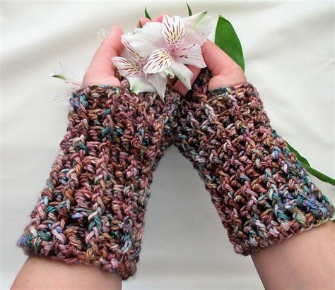 Ravelry The Sofia Gloves Pattern By Daisy Rivas
