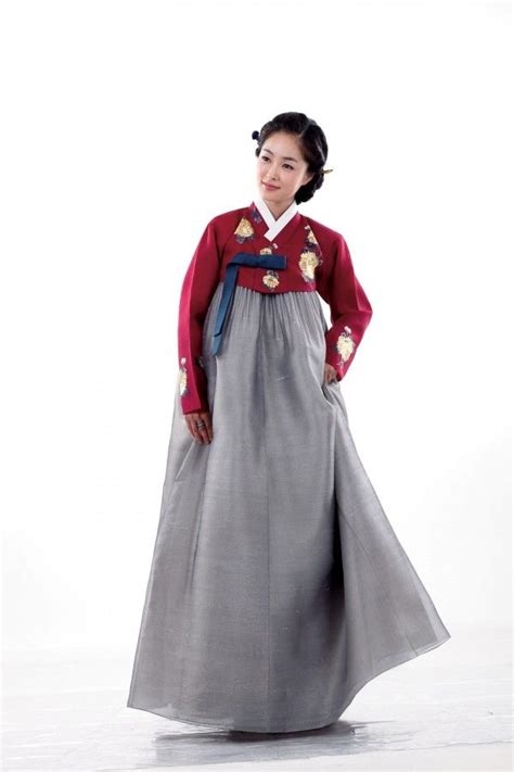 Pin by Ирина Огнева on корейский костюм ханбок | Traditional outfits ...
