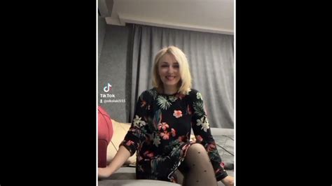 ვიწრო კაბით გოგო ვნახე გზაშია Youtube