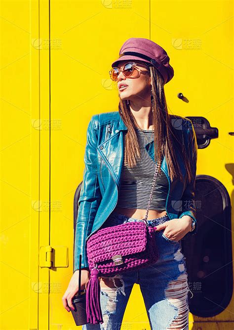 时尚漂亮的女孩