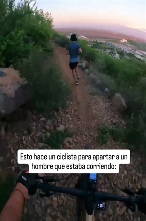 Hay Gente Que Pide A Gritos Una Guantá Con La Mano Abierta