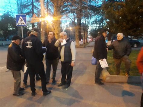 ოზურგეთში აქცია “არა რუსულ კანონს” მიმდინარეობს ფოტორეპორტაჟი გურიის მოამბე