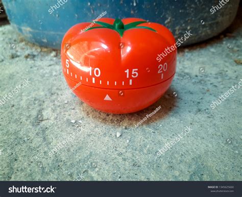 Pomodoro Timer Concrete Floor White Dirty Foto De Stock 1345625660 Pomodoro Timer Concrete Floor White Dirty Foto De Stock 1345625660