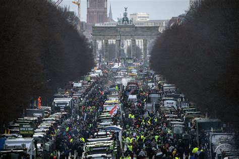 German Farmers Protest Against Fuel Subsidy Cuts Borneo Bulletin Online