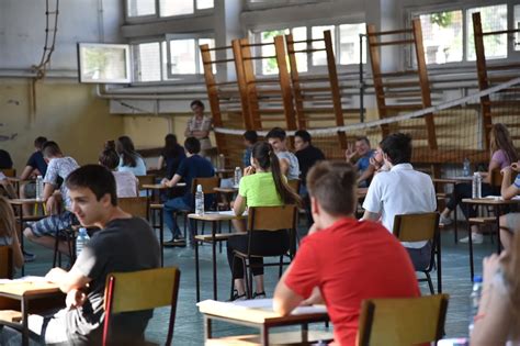 Polaganje Popravnog Ispita U Srednjim I Osnovnim školama U Srbiji Blic