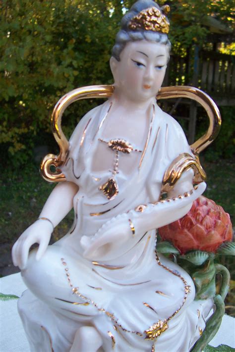 Chinese Fine Porcelain Kwan Yin Figurine For Sale