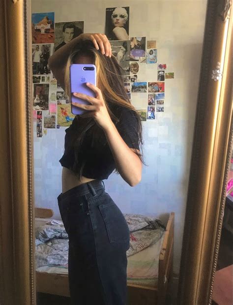 Тело Девушка в зеркале