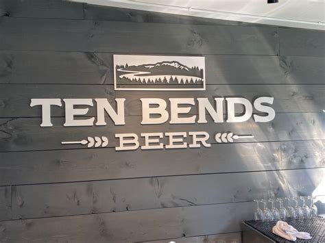Ten Bends Beer Sign In Hyde Park Vt