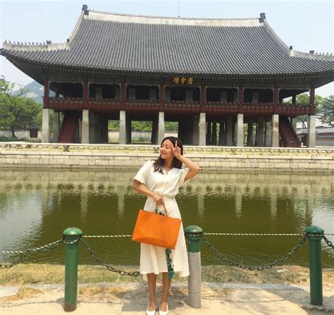 루나 경복궁 앞에서 뽐낸 여신미모 스타뉴스