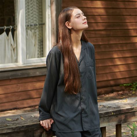 오프아워 커플 시크 스트라이프 긴팔 잠옷 세트 위시버킷