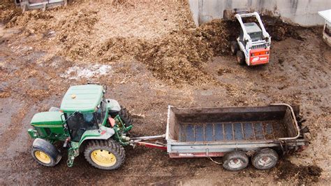 Never Been So Excited To Haul Manure How Farms Work The Content Farm