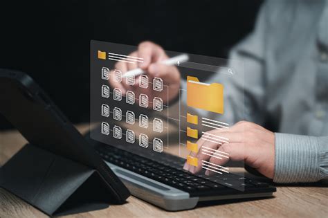 Dms 문서 관리 시스템 개념 사업가 사용 태블릿 온라인 문서 검색 및 디지털 비즈니스 데이터 파일 저장 데이터베이스 문서 보안 문서 저장 소프트웨어 기술 관리 개념에 대한