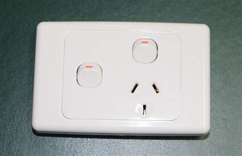 CLIPSAL SERIES SINGLE SWITCHED SOCKET OUTLET WITH EXTRA SWITCH Don Gray Electrical Supplies