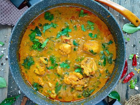 Easy Varutharacha Chicken Curry Go Healthy Ever After