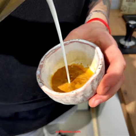 How To Make A Latte At Home 5 Steps To The Best Homemade Latte